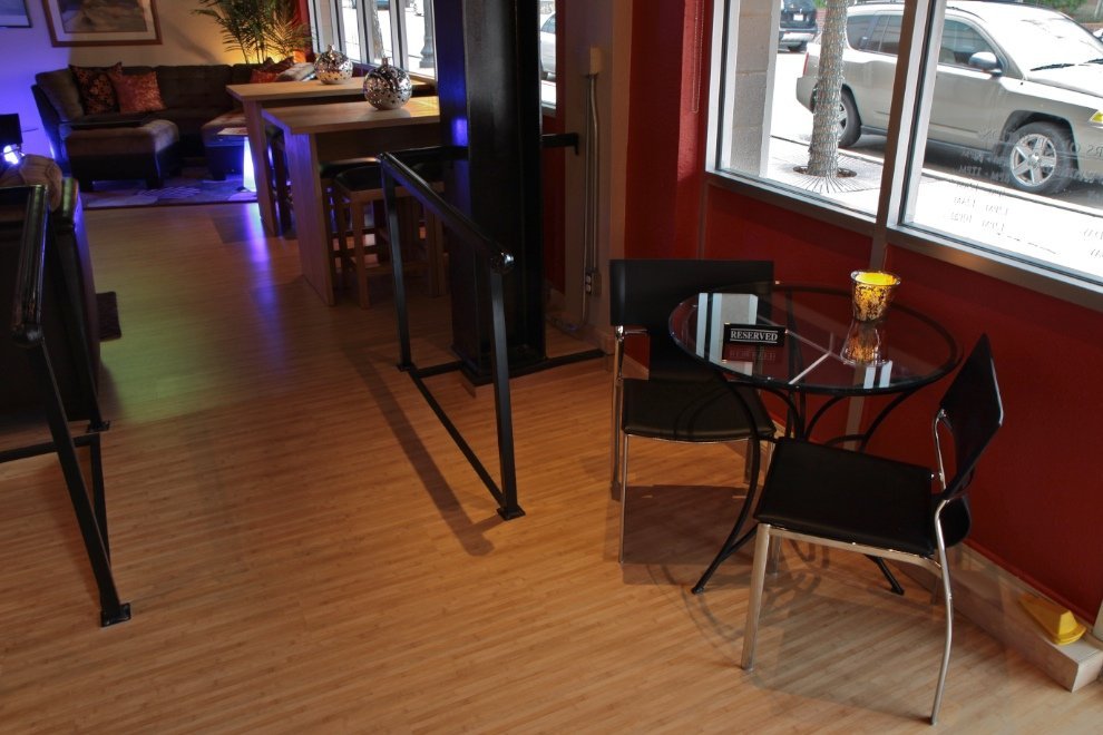 Alcove Wine bar in Uptown Dallas near Downtown area - Dallas Night Life